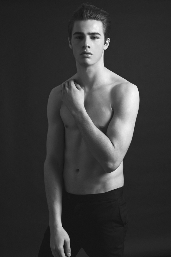 Felix Serve by Zeb Daemen