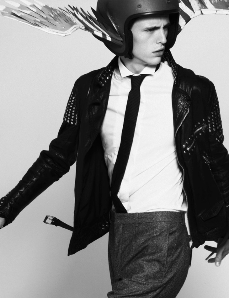 Alex Dunstan by Sebastián Troncoso for Neo2