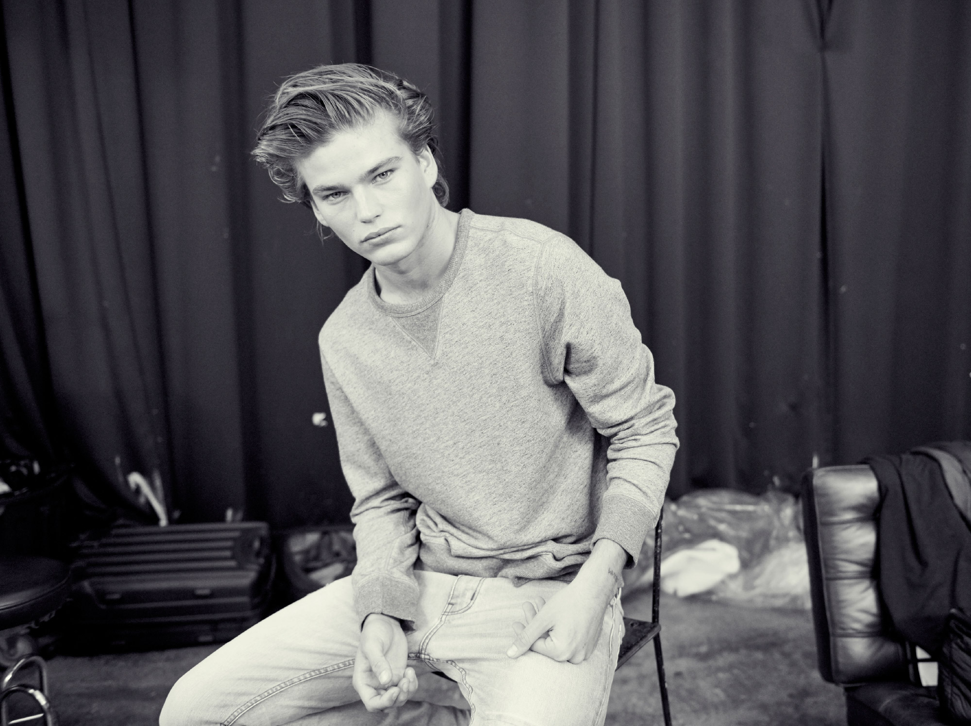JORDAN BARRETT Talks his SIMPLE THINGS for COUNTRY ROAD