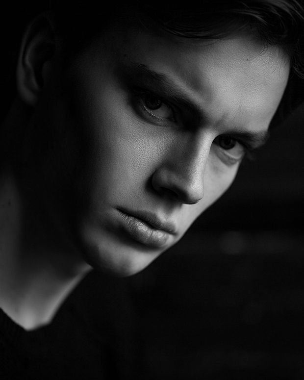 Portfolio Updates: Model Stefan Hess by Robin Schnider