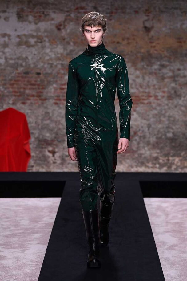 LFW: RAF SIMONS Fall Winter 2022.23 Collection - Male Model Scene
