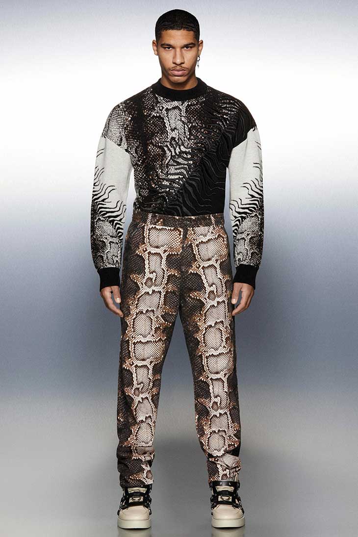 ROBERTO CAVALLI Fall Winter 2022.23 Collection - Male Model Scene