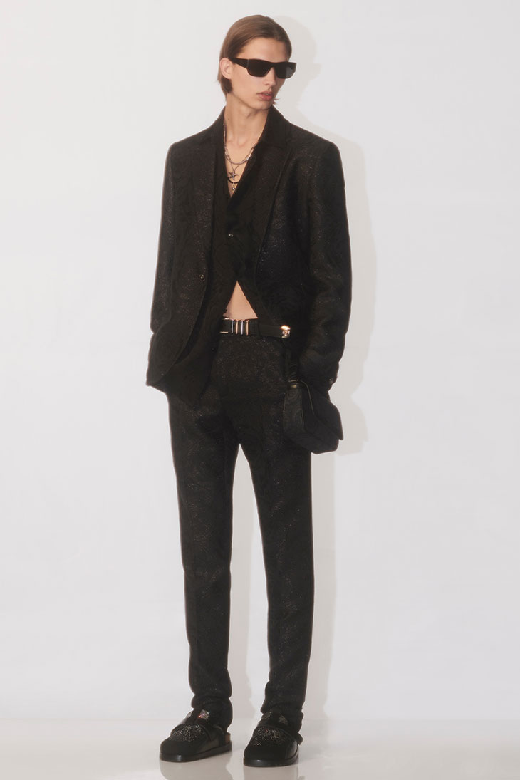 Discover Versace Pre-Fall 2024 Men's Collection