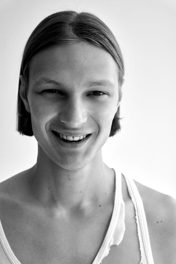 MMSCENE STYLE STORIES: Take a Seat by Alexander Courtman